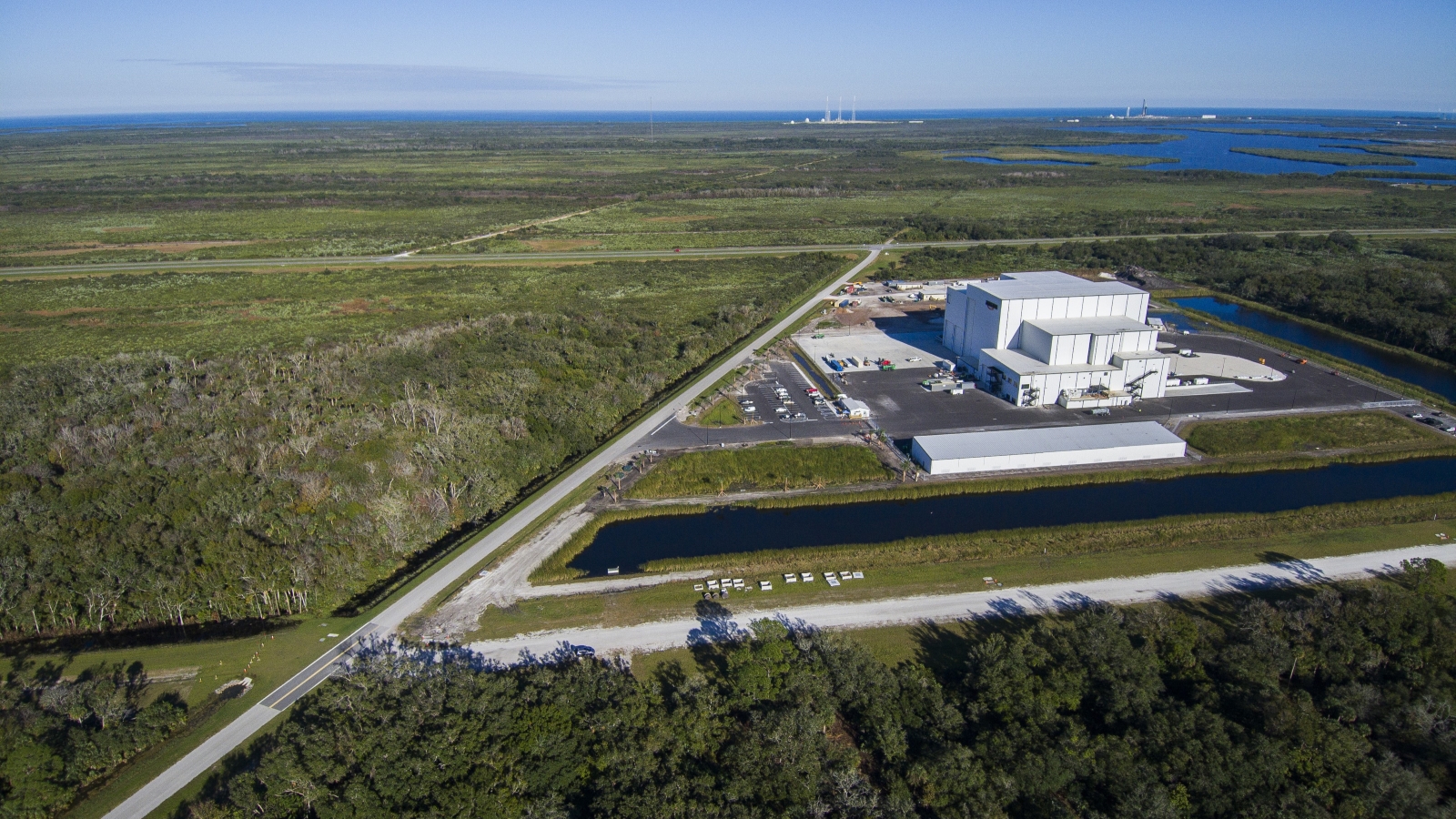 Amazon Opens High-Capacity Satellite Processing Facility to Accelerate Project Kuiper Deployment ...